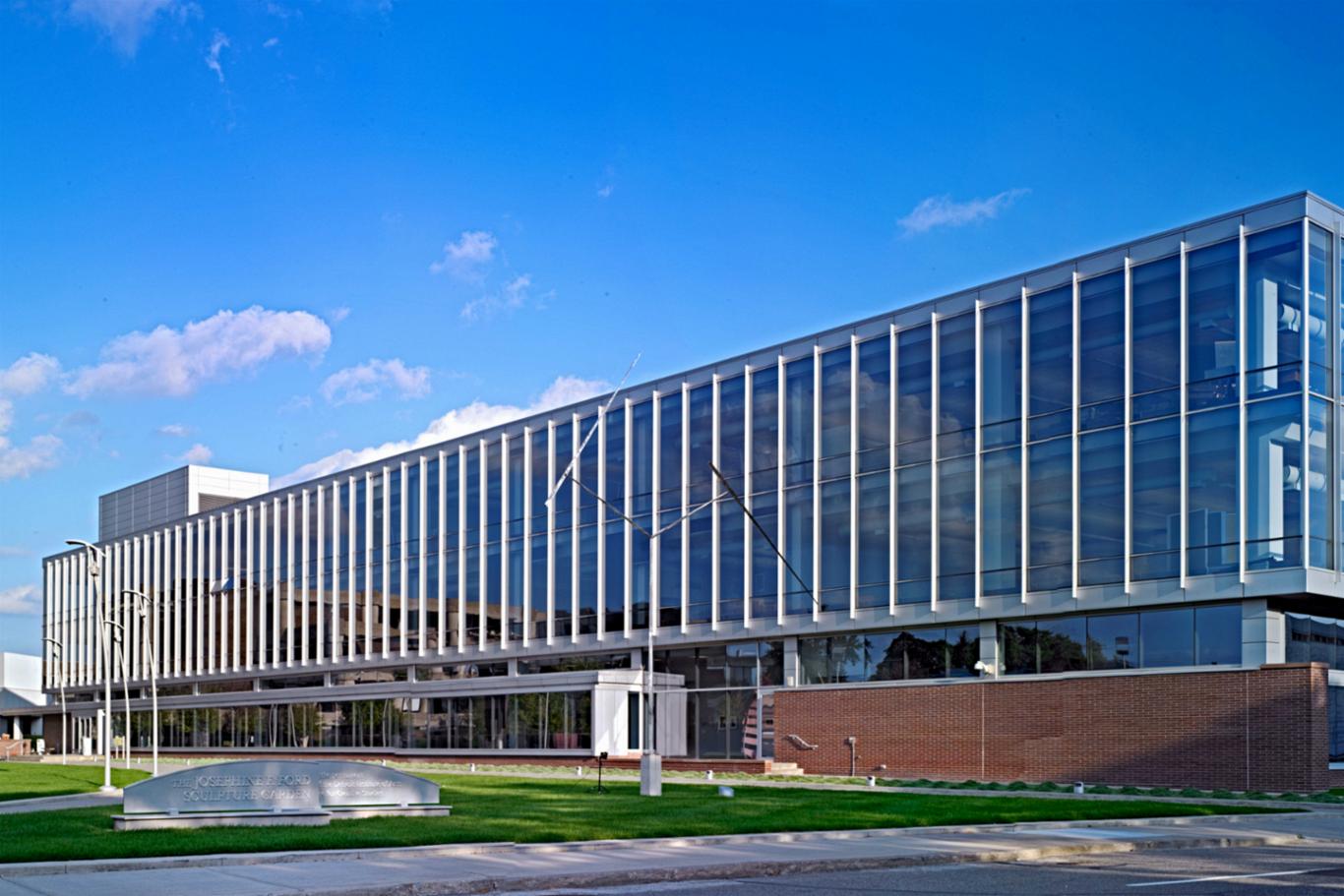 Experience College for Creative Studies in Virtual Reality.