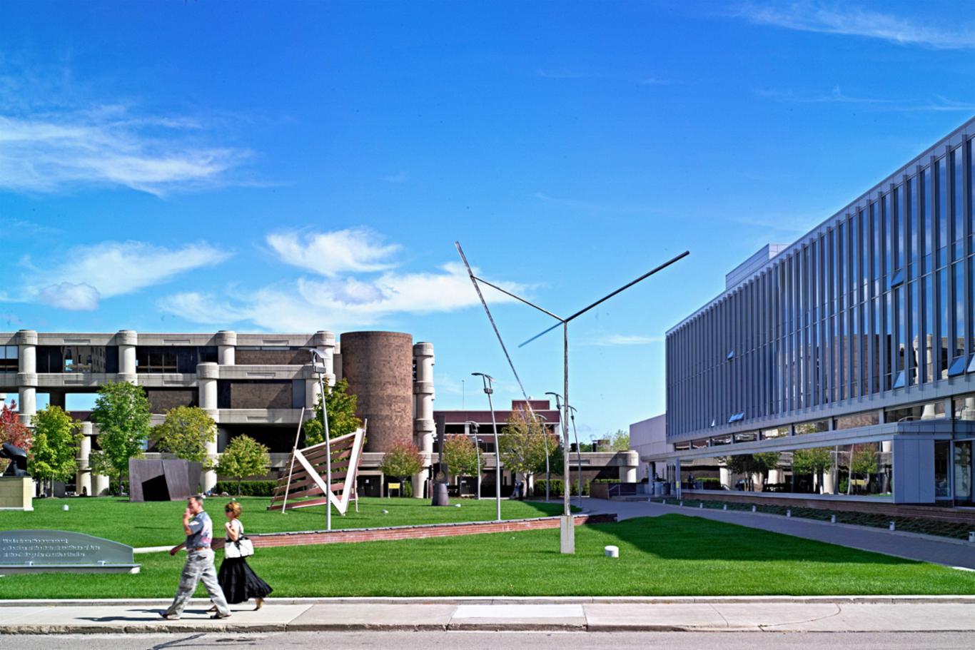 Experience College for Creative Studies in Virtual Reality.