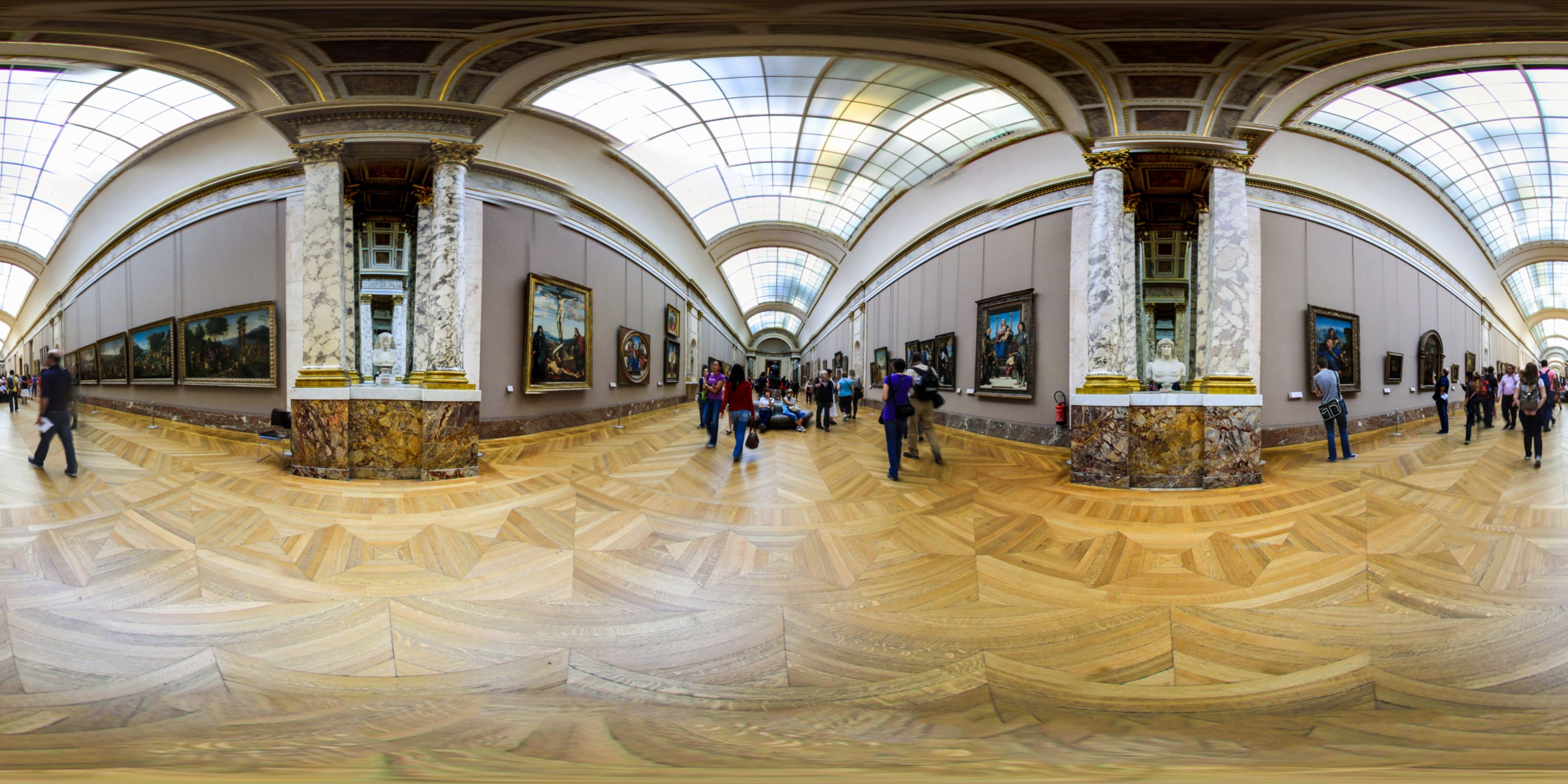 Experience Louvre Museum in Virtual Reality