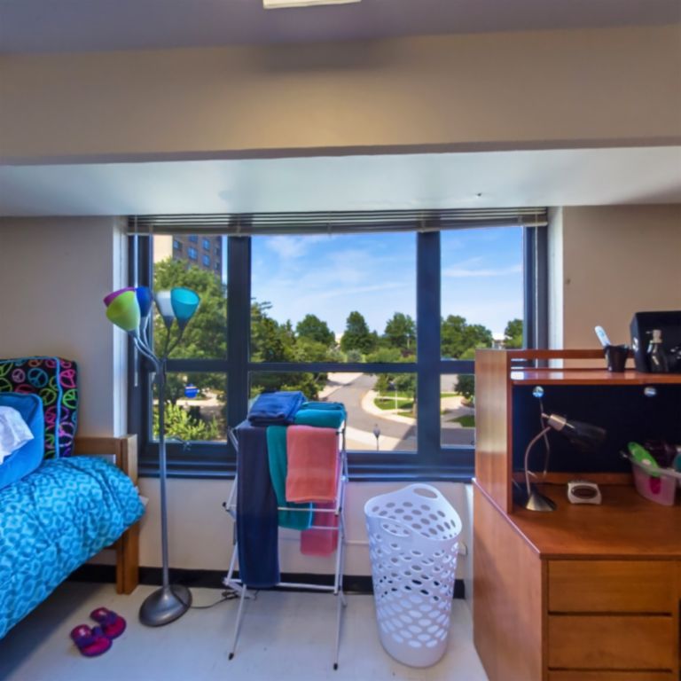 Experience Hofstra University in Virtual Reality.